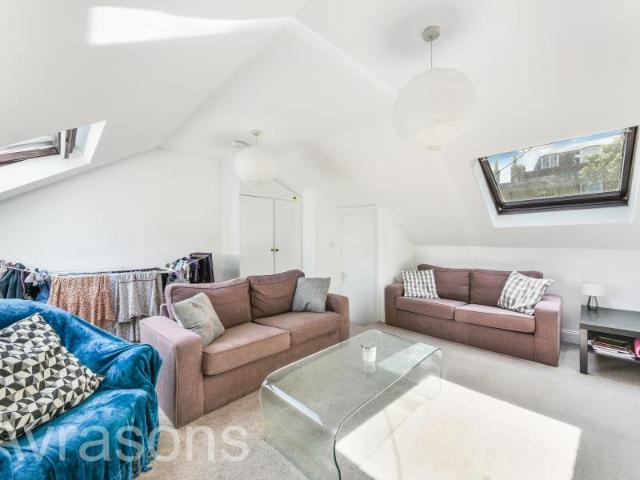 ST ALPHONSUS ROAD, CLAPHAM COMMON, 3 bed flat to rent £3,250 pcm £750 pw