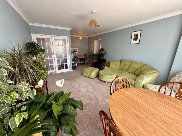 St. Annes Road, Eastbourne BN21, 3 bed flat to rent, £1,350 pcm | PrimeLocation