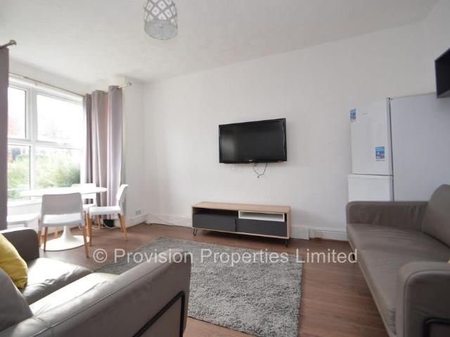 St Anns Mount, Burley LS4 5 bed terraced house to rent £2,015 pcm £465 pw