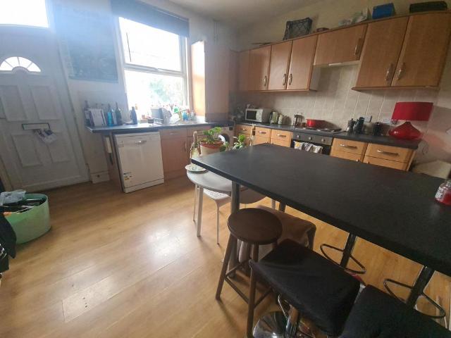 St. Anns Avenue, Leeds 4 bed house to rent £2,288 pcm £528 pw
