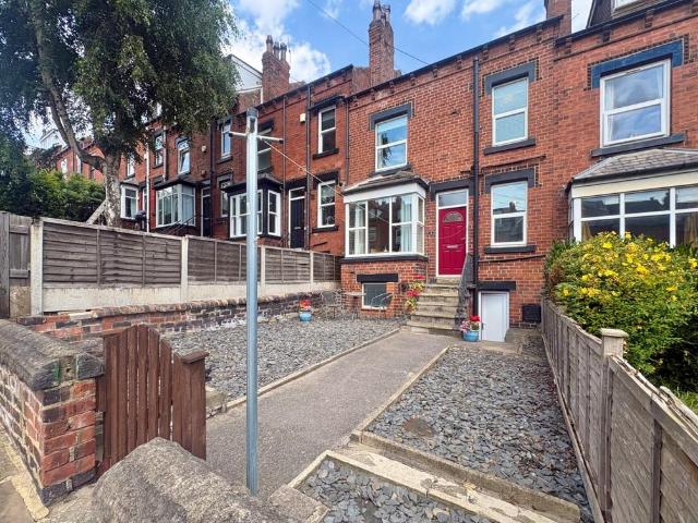 St. Anns Avenue, Leeds, West. 2 bed terraced house to rent £1,195 pcm £276 pw