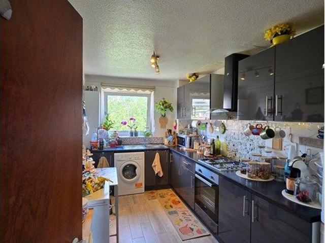 St Anns, Barking IG11, 3 bed flat to rent, £2,000 pcm | PrimeLocation