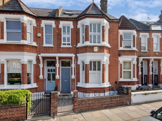 St. Ann's Crescent, London, SW18 4 bed terraced house to rent £4,750 pcm £1,096 pw