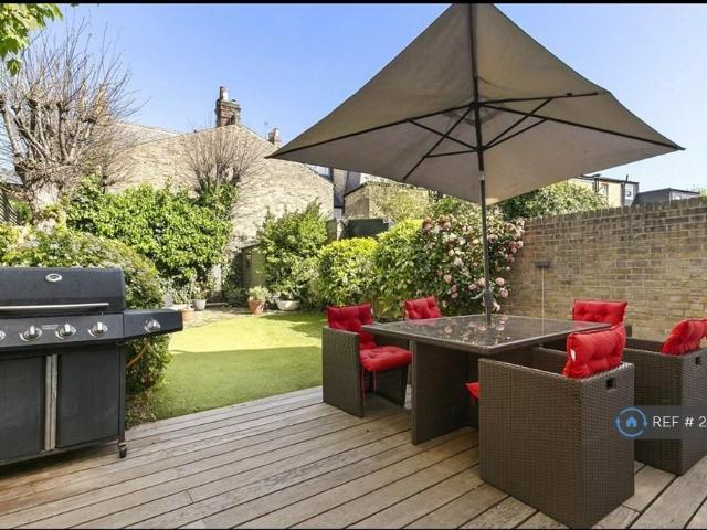 St Ann's Hill, London, SW18 4 bed end of terrace house to rent £6,850 pcm £1,581 pw