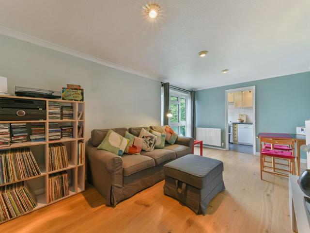 St Ann's Hill SW18, 2 bed flat to rent, £2,250 pcm | PrimeLocation