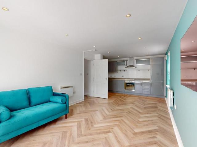 St Ann's Place, Leeds LS5 2 bed house to rent £1,560 pcm £360 pw