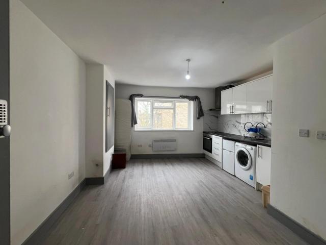 St. Anns Road, Harrow HA1, Studio to rent, £1,000 pcm | PrimeLocation