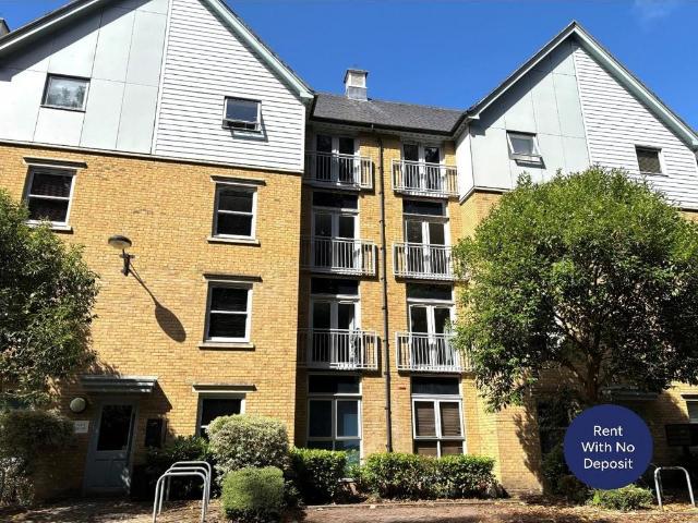 St. Andrews Close, Canterbury, Kent, CT1 2 bed flat to rent £1,450 pcm £335 pw