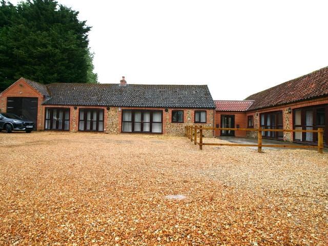 St. Andrews Lane, Congham PE32, 1 bed detached bungalow to rent, £825 pcm | PrimeLocation