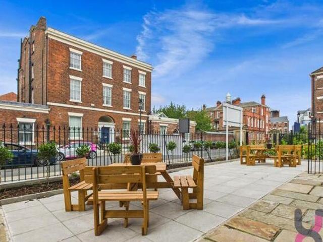 St Andrews Place, Liverpool, 4 Bedroom Flat