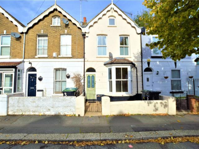 St Andrews Road, Gravesend, Kent DA12, 2 bed town house to rent, £1,700 pcm | PrimeLocation