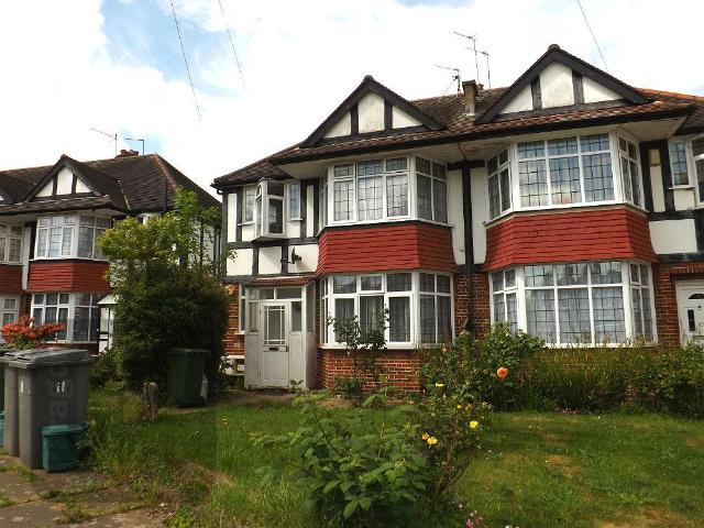 St Andrews Road, Kingsbury, NW9 2 bed maisonette to rent £1,900 pcm £438 pw