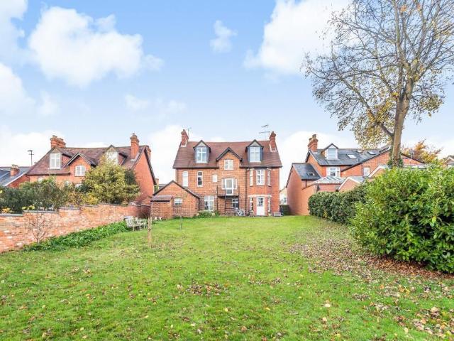 St Andrews Road, Henley On Thames, Oxfordshire RG9, 2 bed flat to rent, £1,350 pcm | PrimeLocation