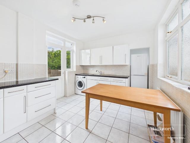 St. Andrews Road, London NW9, 1 bed flat to rent, £1,600 pcm | PrimeLocation