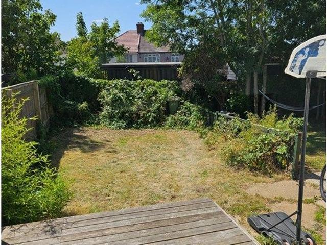 St Andrews Road, London NW9, 2 bed maisonette to rent, £1,900 pcm | PrimeLocation