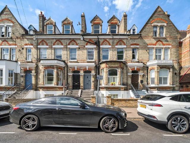 St. Andrew's Road, Surbiton, KT6 1 bed flat to rent £1,735 pcm £400 pw