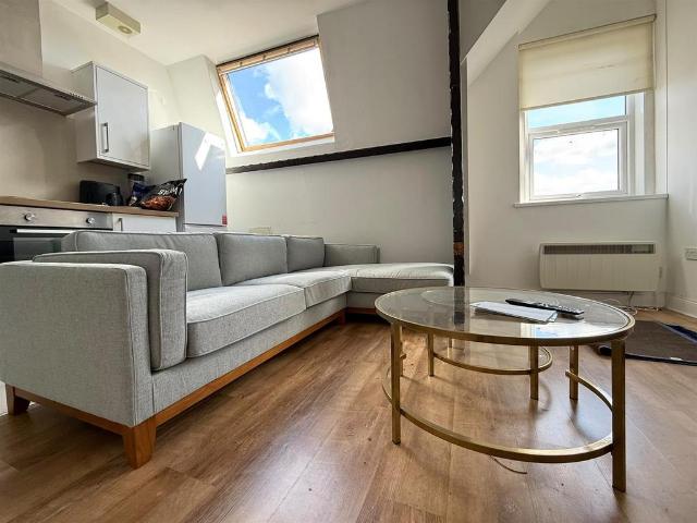 St Andrews Street, City Centre 3 bed apartment to rent £1,890 pcm £436 pw