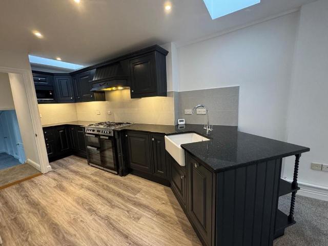St. Andrews Street South, Bury St. 2 bed apartment to rent £1,750 pcm £404 pw