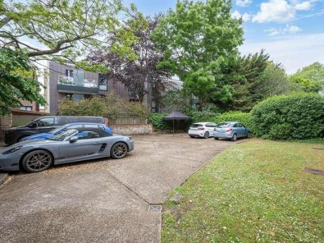 St. Andrew's Square, Surbiton, KT6