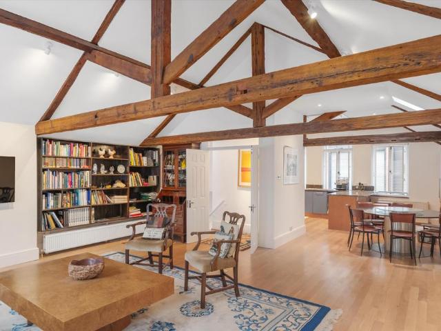 St Anselms Place, London, W1K 2 bed detached house to rent £10,833 pcm £2,500 pw