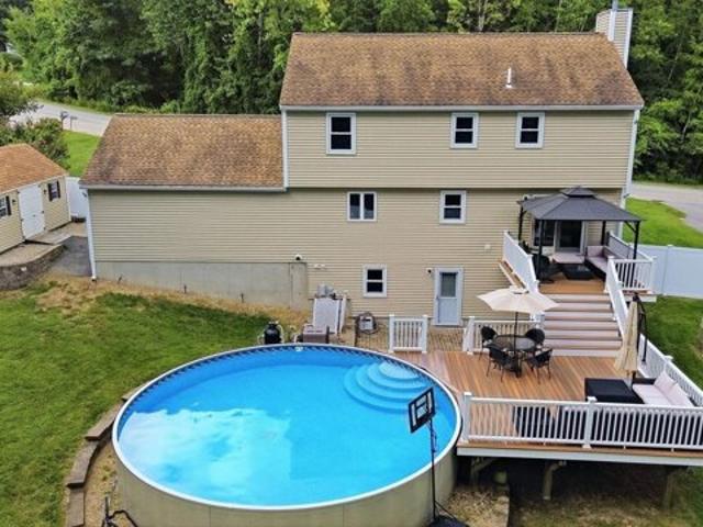 St Anthony Dr, Hudson, Home For Sale