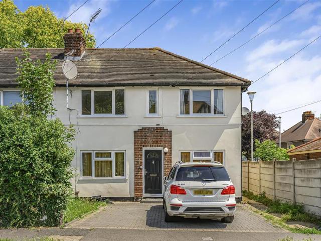 St. Anthonys Avenue, Woodford Green 2 bed maisonette to rent £1,850 pcm £427 pw