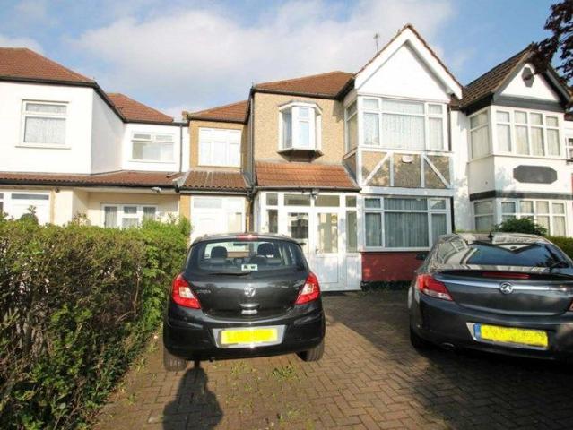 St. Augustines Avenue, Wembley, Middlesex HA9, Studio to rent, £950 pcm | PrimeLocation