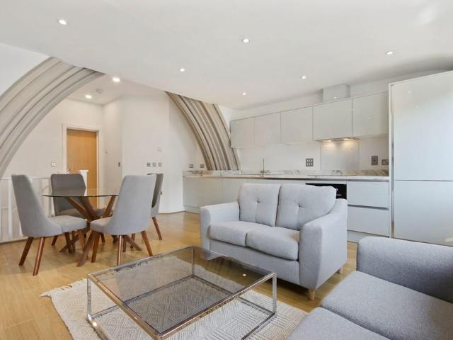 St Augustines Court, Bermondsey 2 bed apartment to rent £2,427 pcm £560 pw