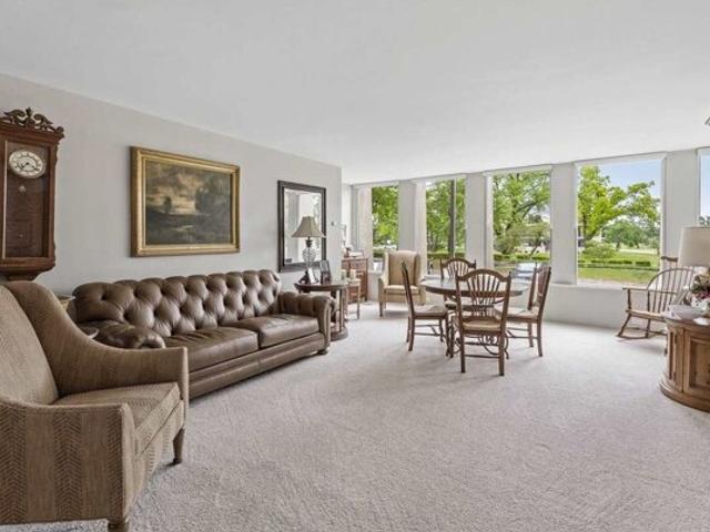 St Ave Ne Apt,cedar Rapids, Condo For Sale