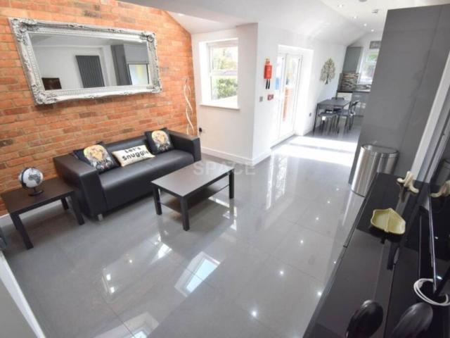 St. Bartholomews Road, Reading, Berkshire. RG1, 6 bed terraced house to rent, £3,990 pcm | PrimeLocation