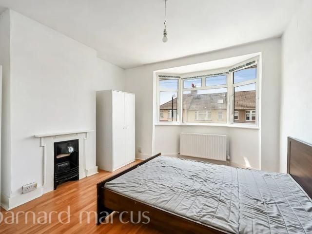 St. Barnabas Road, MITCHAM