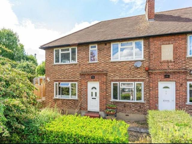 St. Barnabas Road, Woodford Green IG8, 2 bed property to rent, £2,300 pcm | PrimeLocation