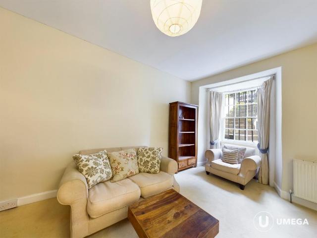 St. Bernard's Crescent, Stockbridge. 1 bed apartment to rent £1,060 pcm £245 pw