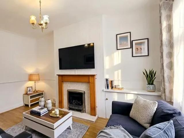 St Boniface RC Primary School, 15 Undine Street, London, SW17 8PP, United Kingdom | 3 bed townhouse for rent #167614671 | Rentberry