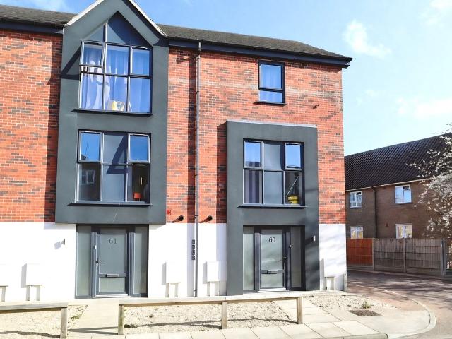 St Botolph's Crescent, Lincoln LN5, 4 bed terraced house to rent, £1,300 pcm | PrimeLocation