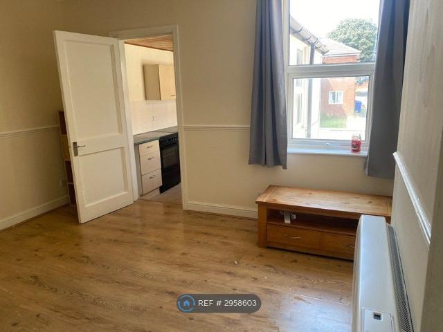 St. Catherines Avenue, Doncaster DN4, 1 bed flat to rent, £560 pcm | PrimeLocation
