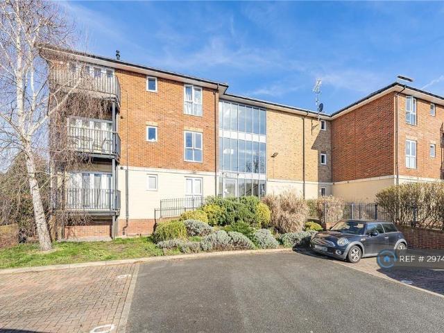 St Catherines Close, London, SW20 1 bed flat to rent £1,525 pcm £352 pw
