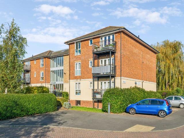 St. Catherines Close, Raynes Park SW20, 2 bed flat to rent, £1,800 pcm | PrimeLocation