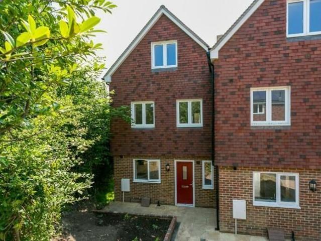 St Catherine's Court, Mutton Hall Hill TN21, 4 bed detached house to rent, £2,200 pcm | PrimeLocation