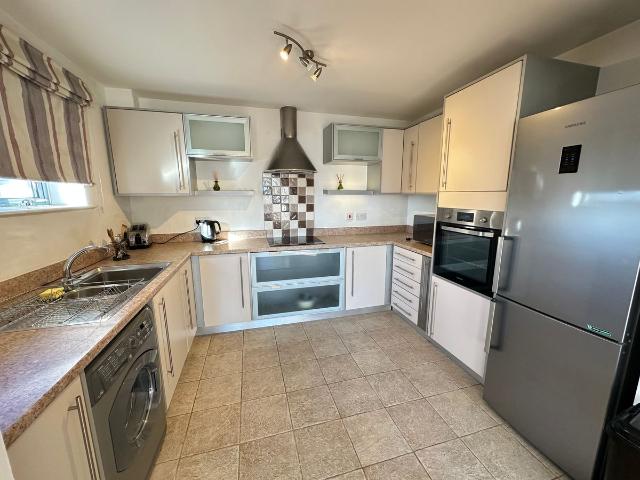St. Catherines Court, Swansea SA1, 2 bed flat to rent, £1,050 pcm | PrimeLocation