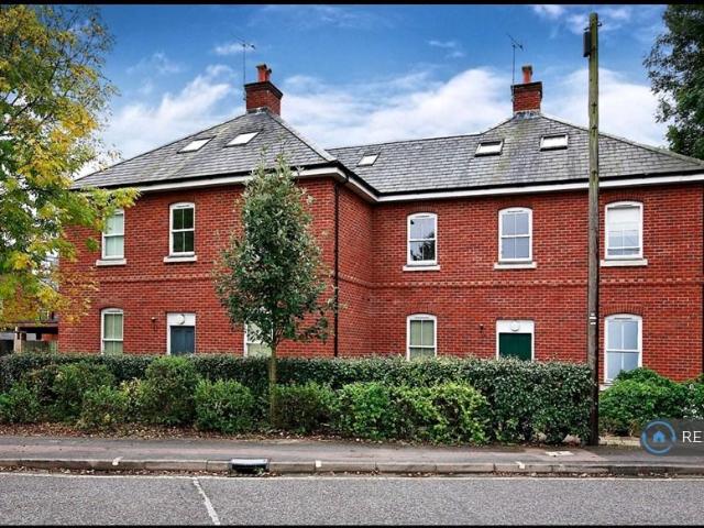 St. Catherines Court, Winchester, SO23 3 bed flat to rent £1,436 pcm £331 pw