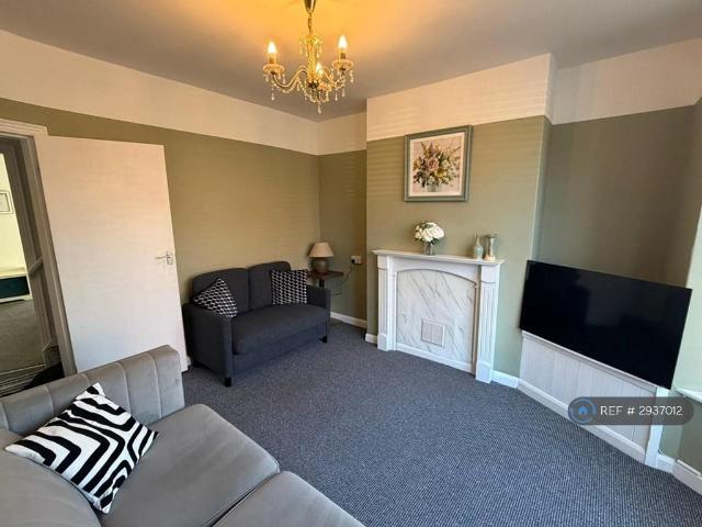 St. Catherines Grove, Lincoln, LN5 3 bed terraced house to rent £2,850 pcm £658 pw