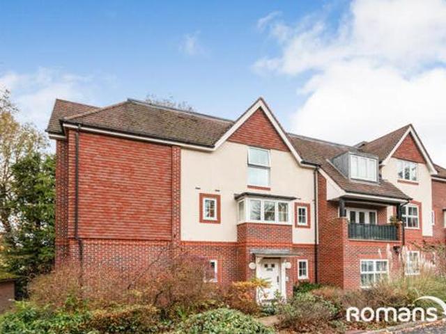 St. Catherines Wood, Park Road, 2 Bedroom Flat