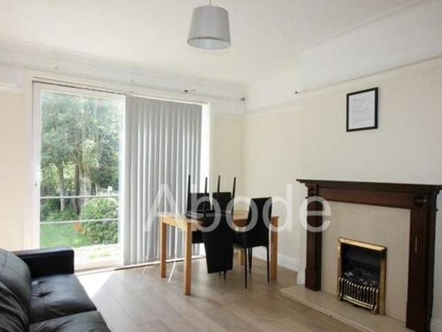 St Chads Drive, Headingley, 5 Bedroom House