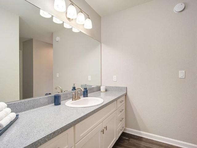 St. Charles Oaks Apartments 1 Bedroom Apartment for Rent at 800 Saint Charles Dr, Thousand Oaks, CA 91360
