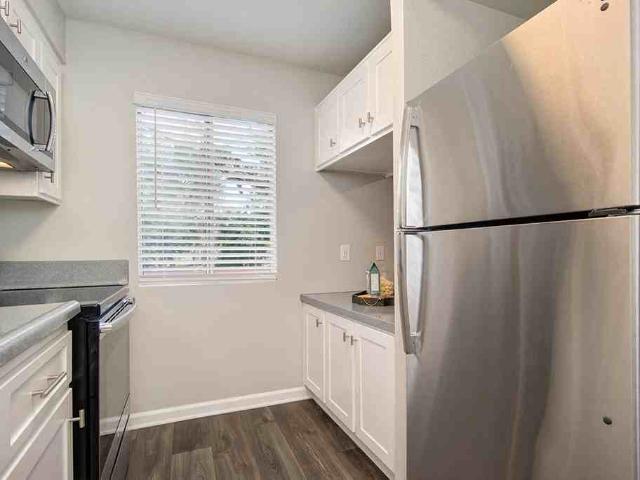 St. Charles Oaks Apartments 2 Bedroom Apartment for Rent at 800 Saint Charles Dr, Thousand Oaks, CA 91360