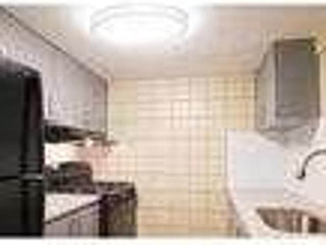 St Charles, Great Location, 2 bedroom Apartment