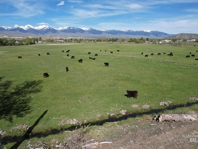 St Charles St, Salmon, ID 83467