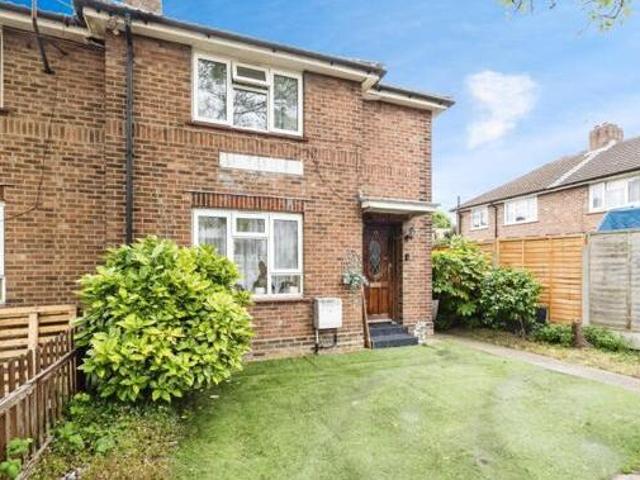St. Clair Road, London, 3 Bedroom End