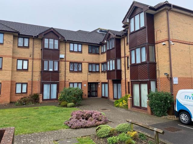 St. Clements Court BH1, 1 bed flat to rent, £900 pcm | PrimeLocation